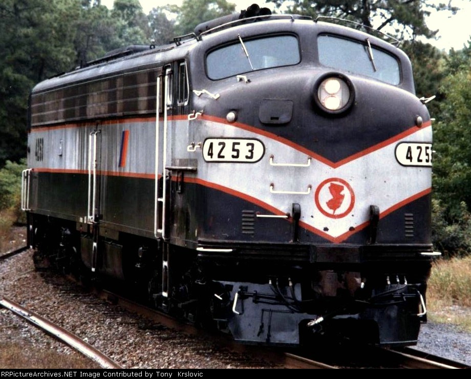 NJT 4253 Classic Lines